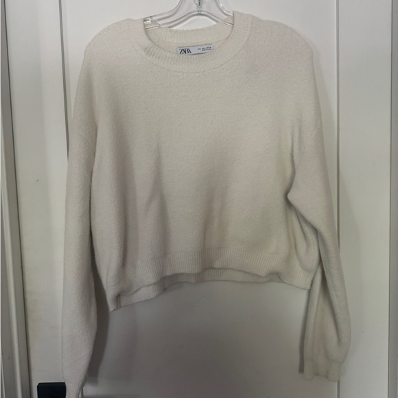 Zara | Sweaters | Zara Womens Offwhite Crew Neck Sweater | Poshmark
